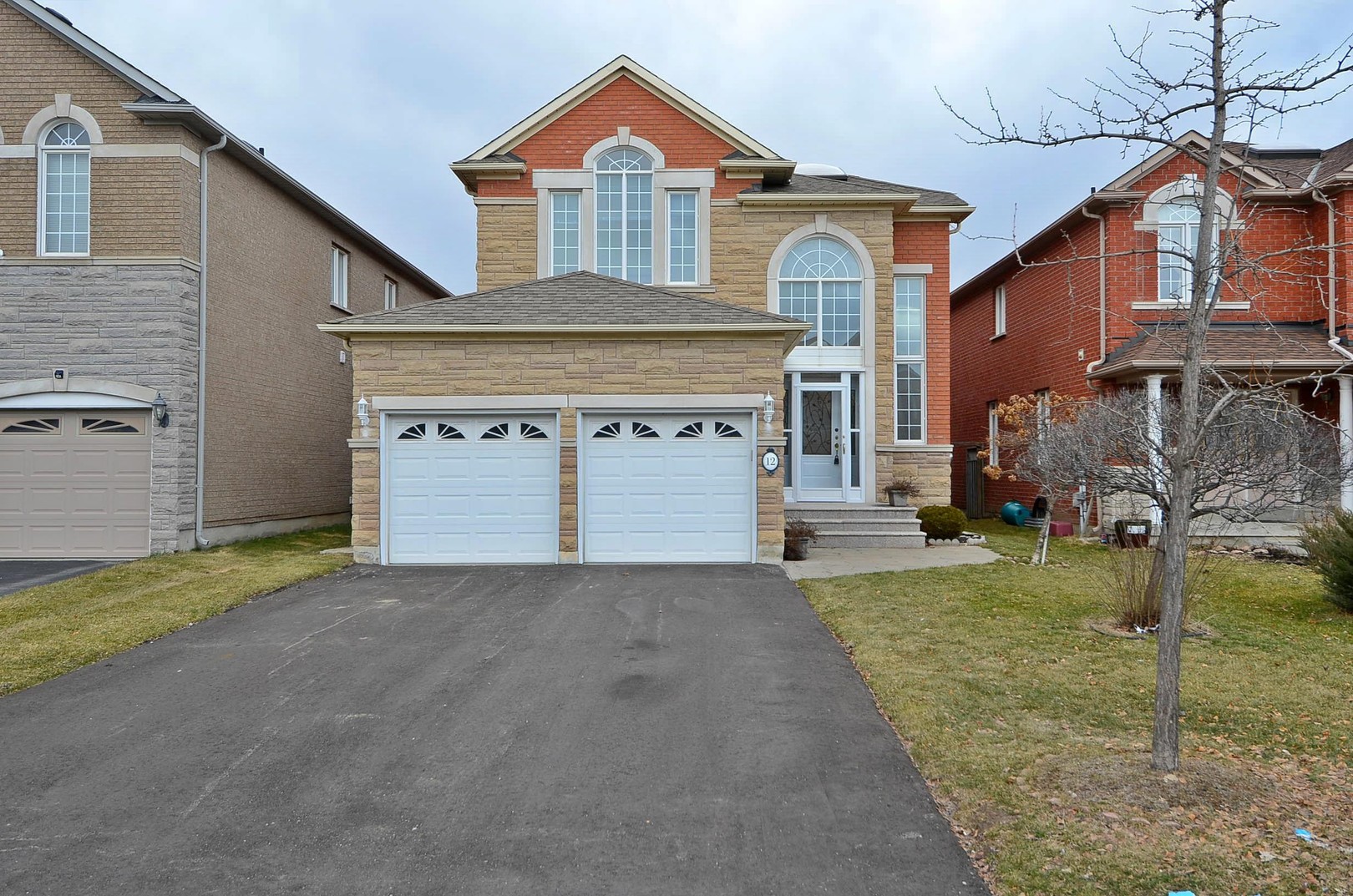 12 Valley Ridge Avenue, Richmond Hill